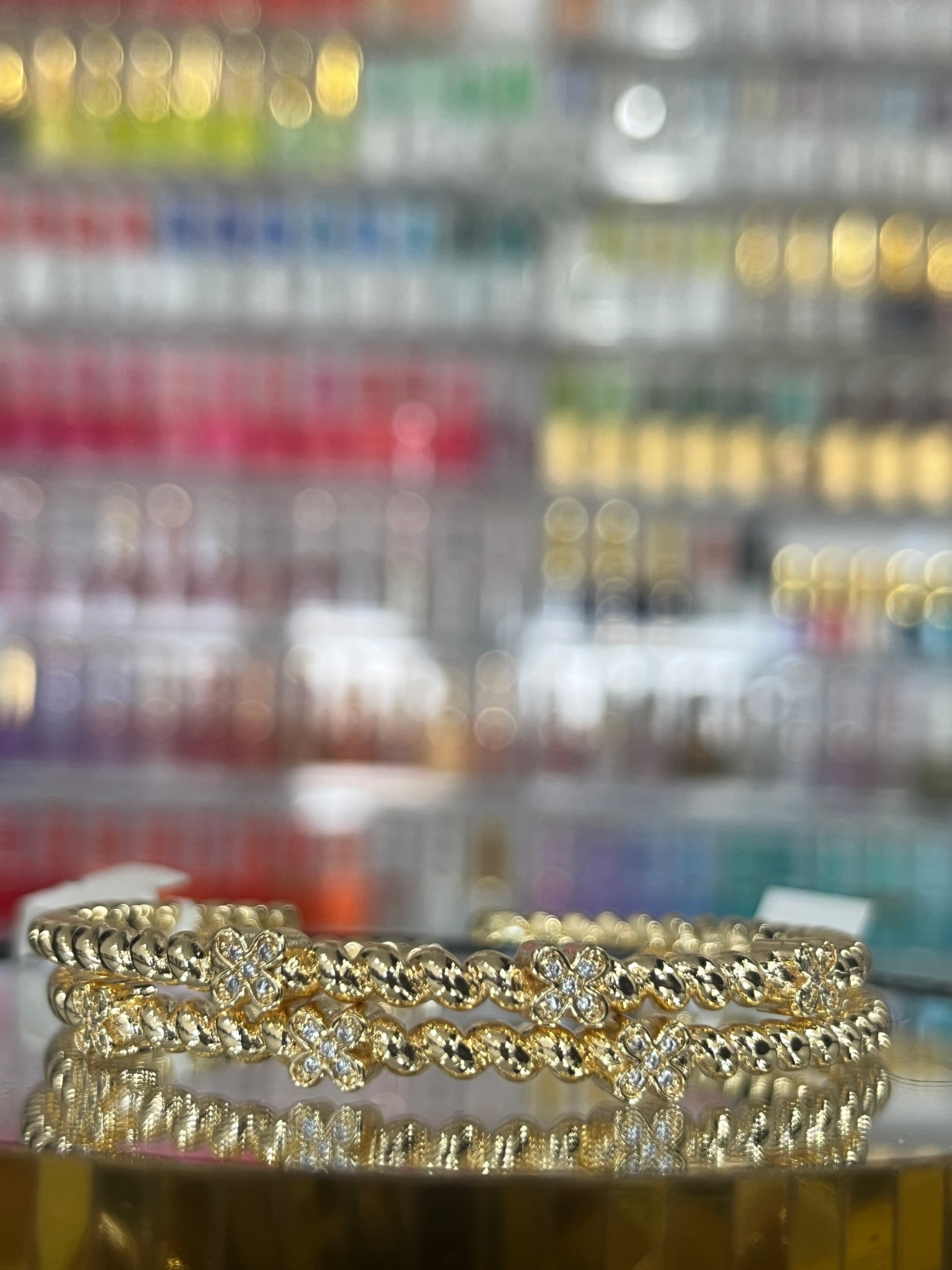 Flower Classy Bangle – Refinairy